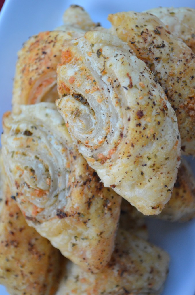 Baked Garlic Parmesan Puff-Pastry Bites