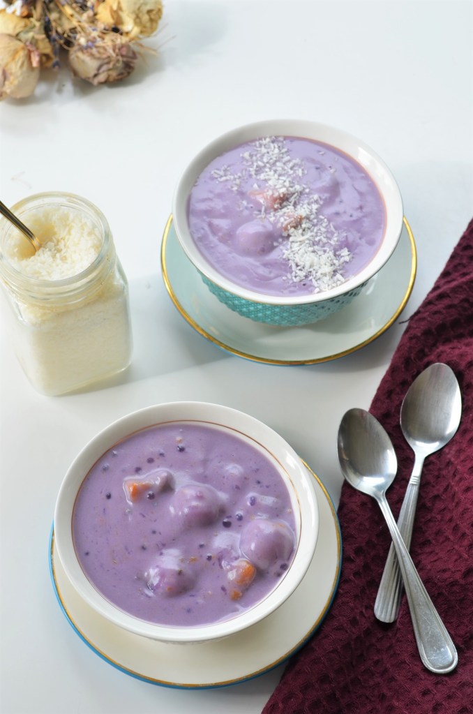 Sticky Rice Balls in Coconut Milk (Bilo Bilo)