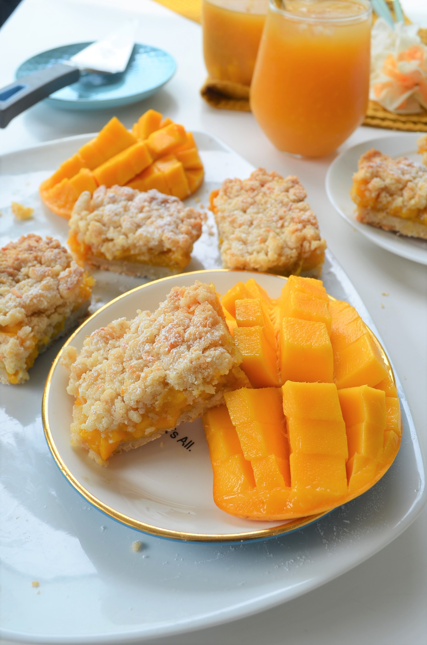 [VIDEO] Small Batch Mango Coconut Crumb Bar