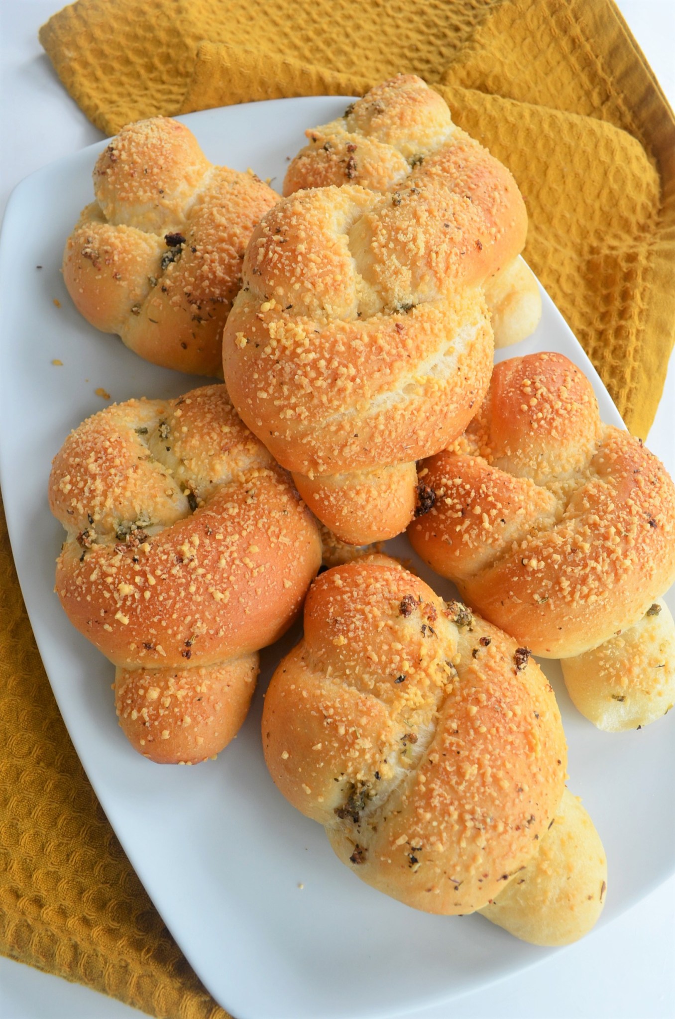 Small Batch Garlic Parmesan Knot Bread (Makes 6)