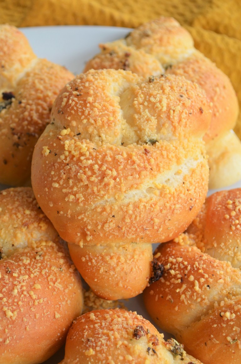 Small Batch Garlic Parmesan Knot Bread (Makes 6)