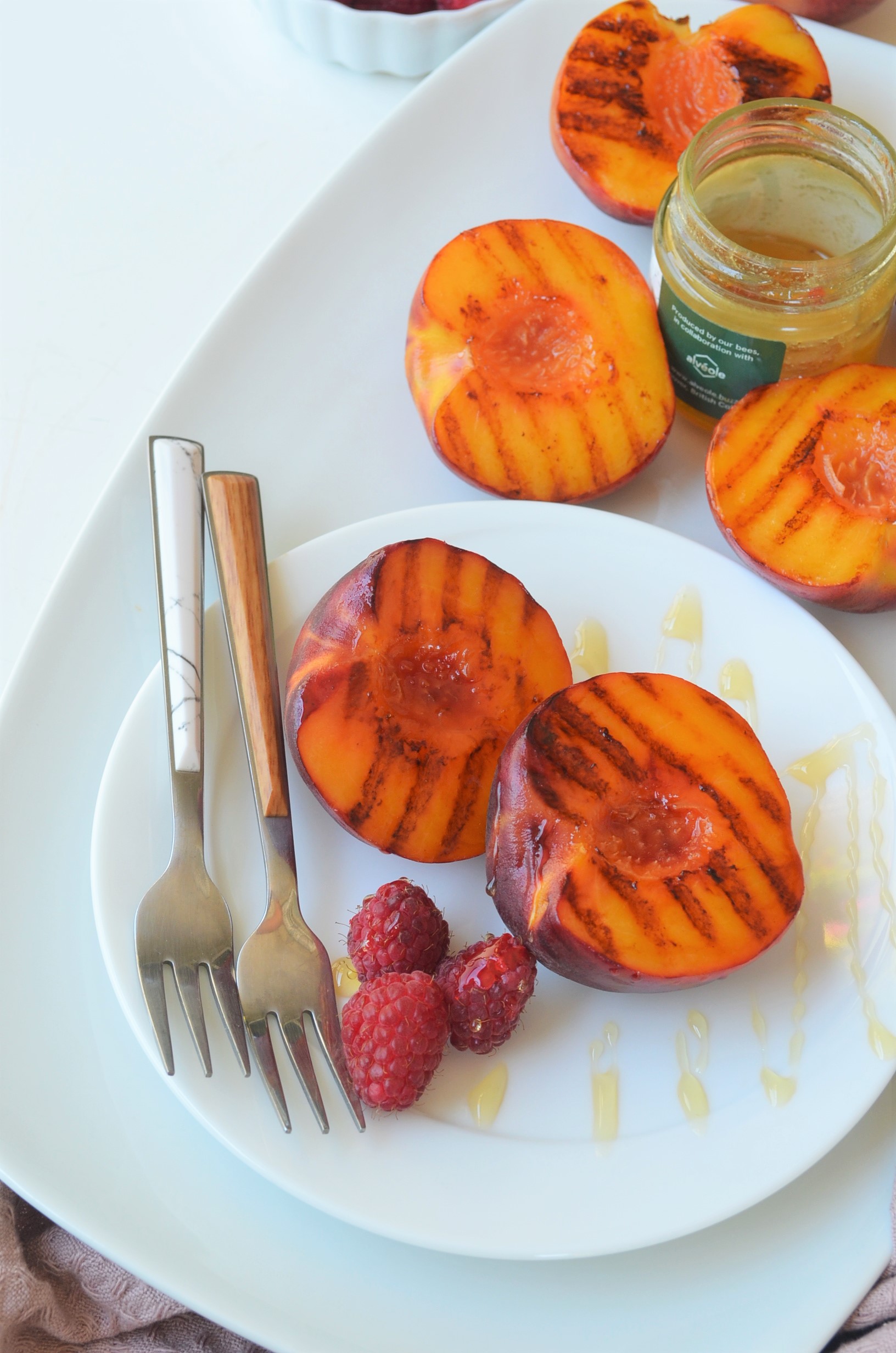 [VIDEO] Grilled Peach Served 6 Simple Ways