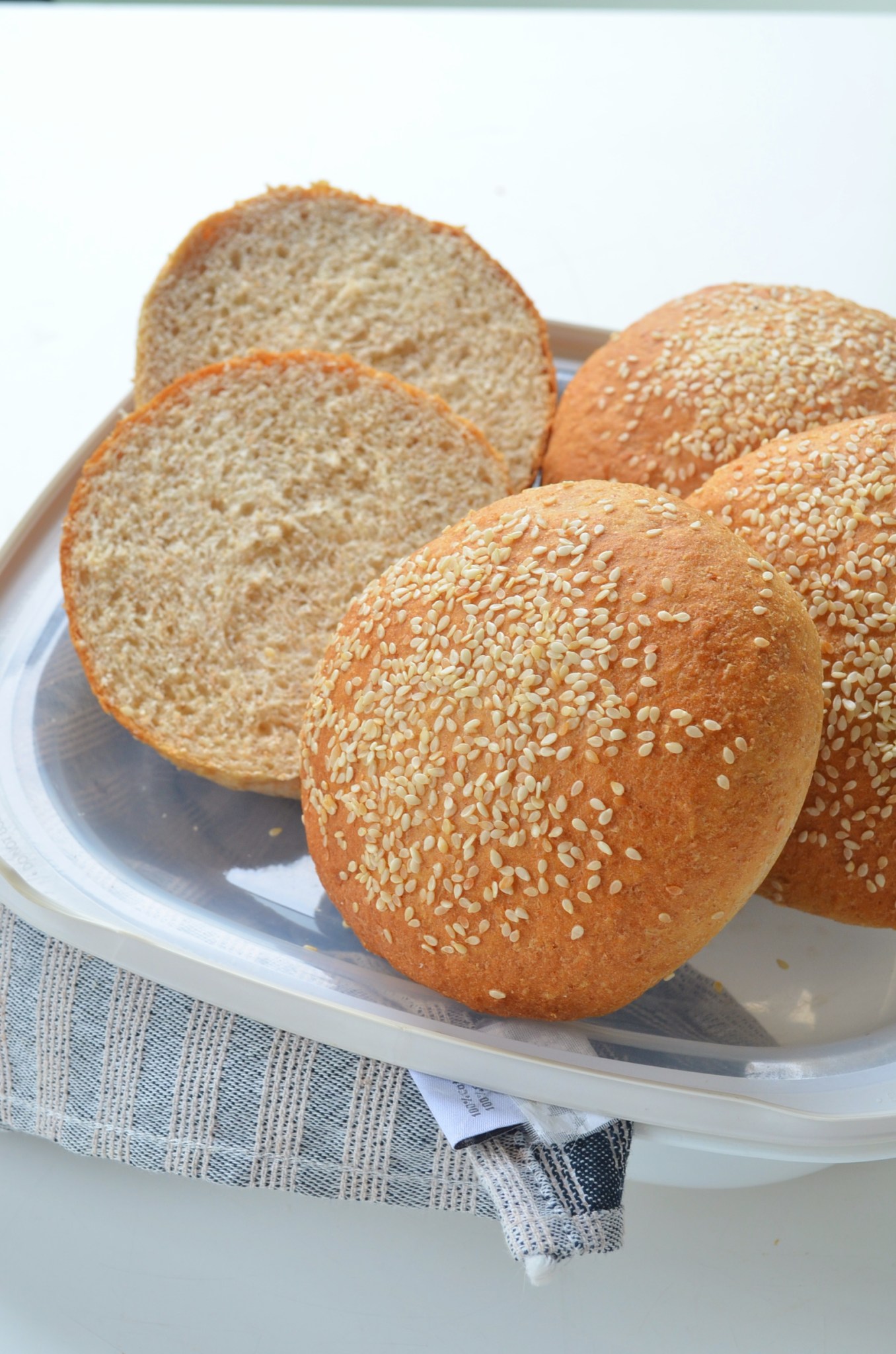 [VIDEO] Small Batch 1 Proofing Soft & Fluffy Whole Wheat Burger Buns ...