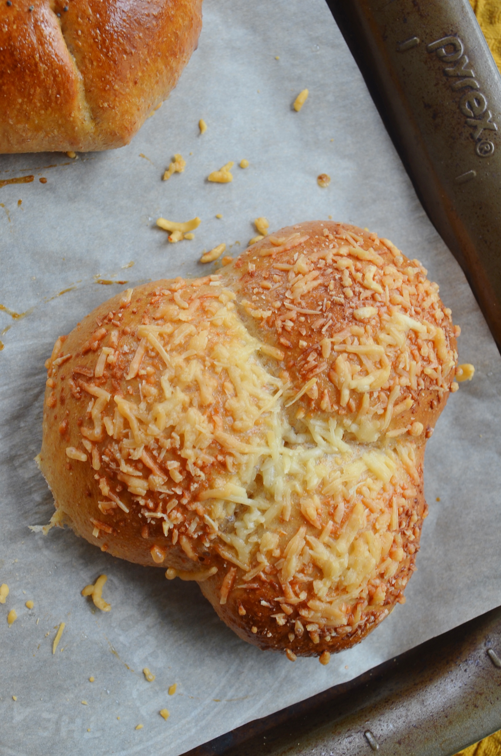 6 Easy Ways to Shape Bread Rolls