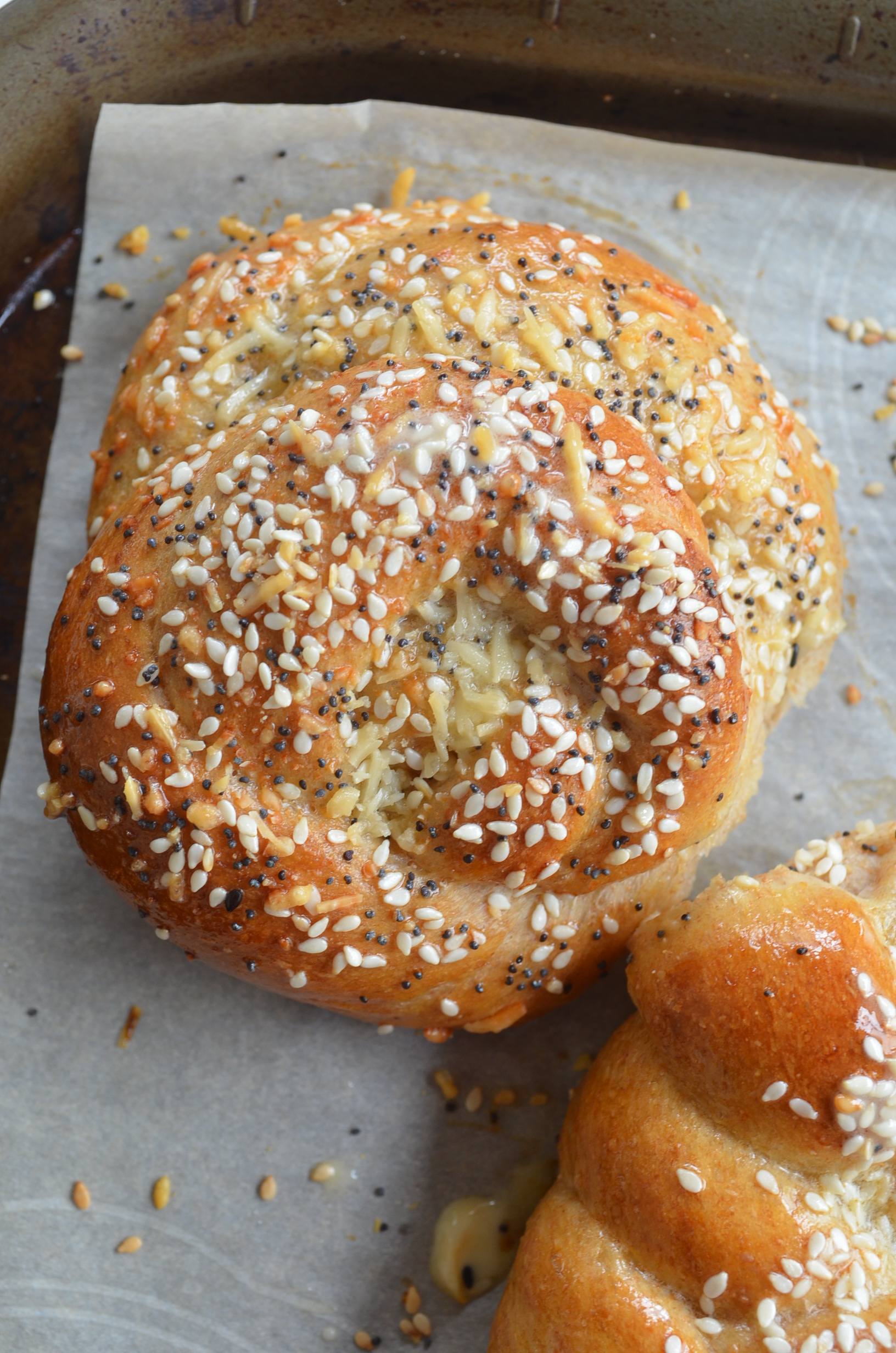 6 Easy Ways to Shape Bread Rolls